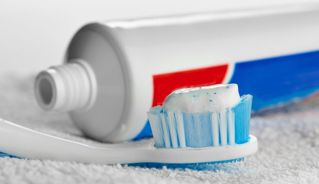 How to Choose the Right Toothbrush and Toothpaste - Kaufman Dentistry